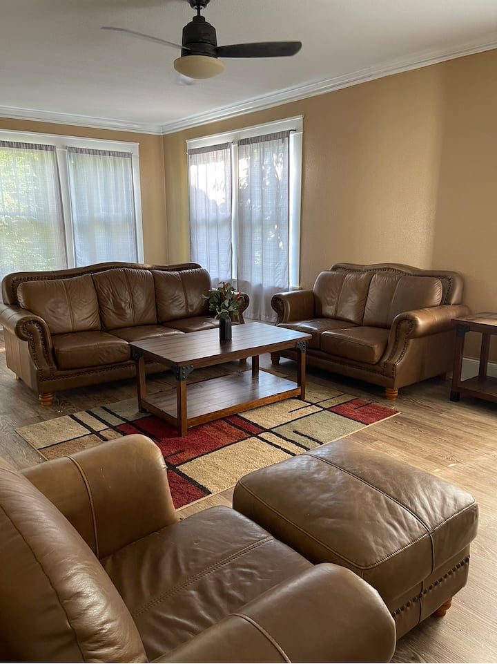 Spacious Home Away From Home 3 Bedroom House - Bossier City, LA