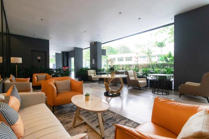 Perfect Two Bedroom Apt Near Mrt - Clementi