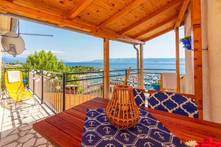 Apartment With A Fantastic Sea View - Novi Vinodolski