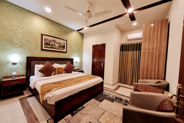 Hayyat Luxury Hotel - Elegant 2 Bedroom Suite - Lahore