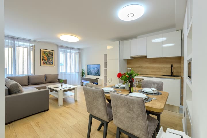 Apartment "Tale", Old Town - Free Netflix & Wi-fi - Pula