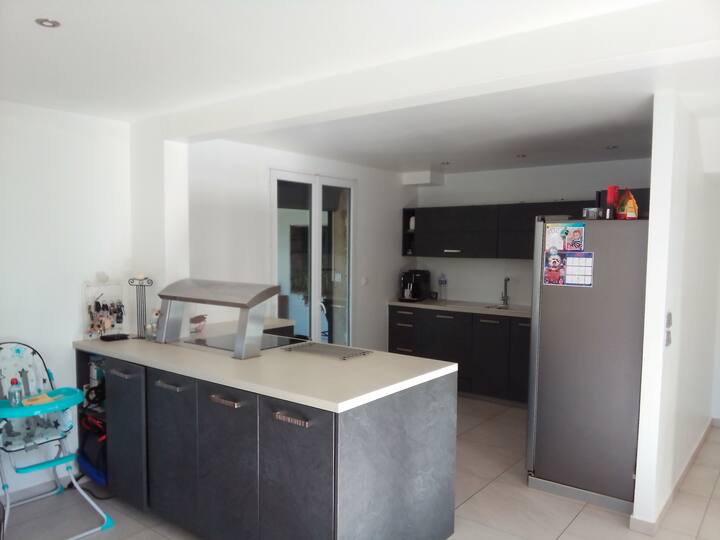 Villa De 150m²- 3 Chambres Avec Piscine Privée - Villeneuve-lès-Maguelone