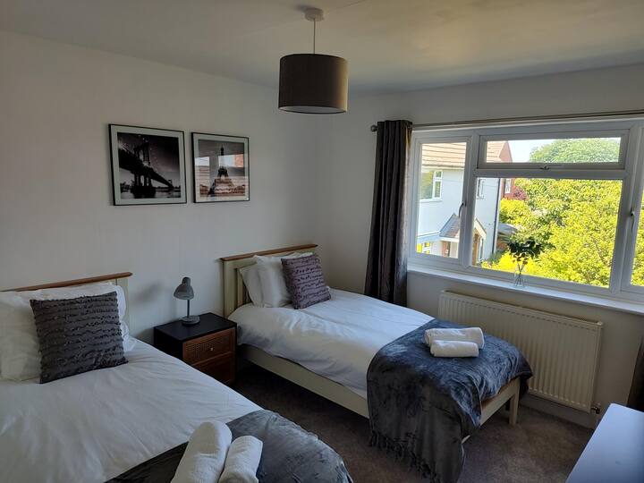 Jarvis Dr 3 Bed Contractor Home In Melton Mowbray - Melton Mowbray