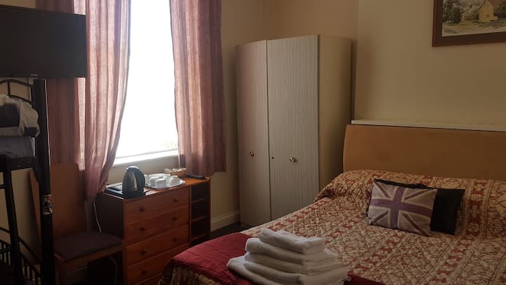 Overton Villa Guest House - Conwy
