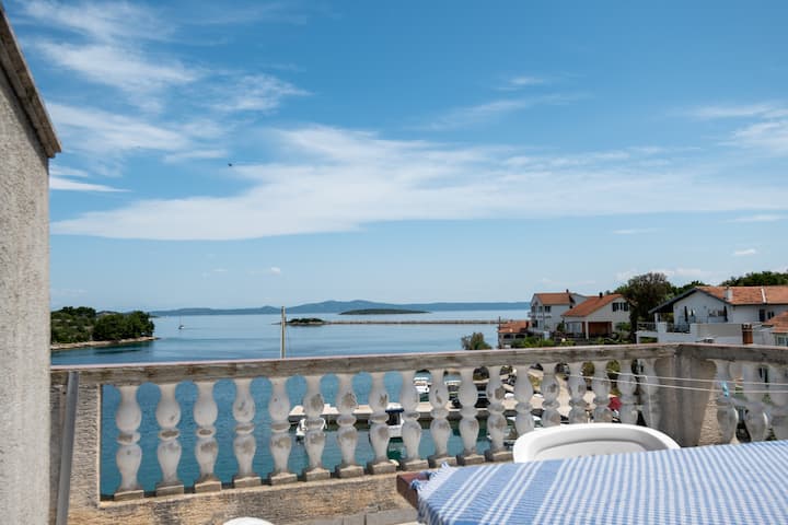 Apartment 180 A1 Zaglav - Sali
