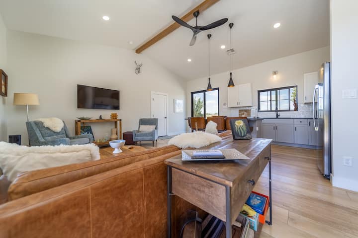 Modern Farmhouse - Hot Tub W/privacy Views - Grand Junction, CO