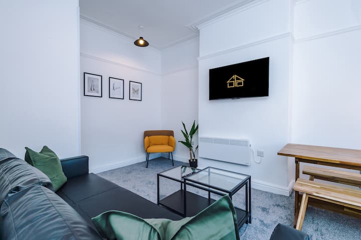Modern, Liverpool Apartment, Entire Place, Sleeps6 - Liverpool