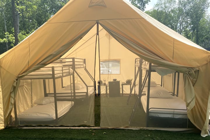 The Four Seasons Glamping - Middletown, NY