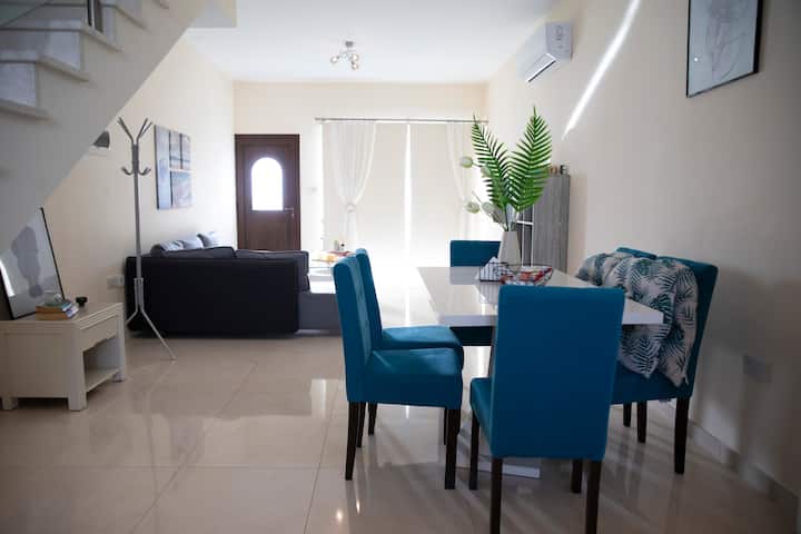 Estéa • Luna's Family Friendly Holiday Apartment - Paphos