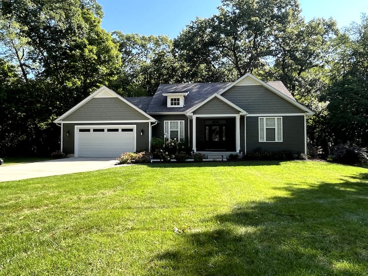 5 Min. From Nd, New Upscale Home - South Bend