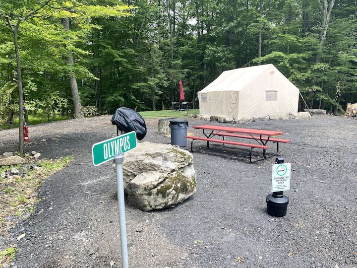 9 Person Glamping Tent- Olympus - Middletown, NY