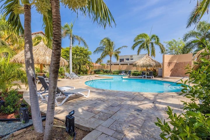 2br2ba Townhome With Pools & Gym @ Gold Coast - Aruba