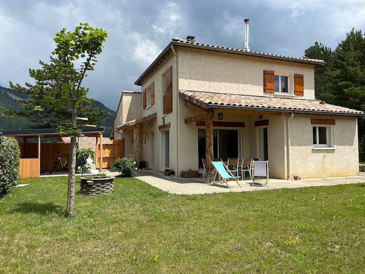 Villa Dans Quartier Calme - Die