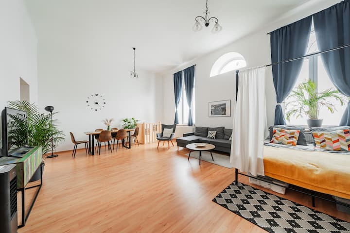 117 M² Near Nussdorferstrasse - Wien