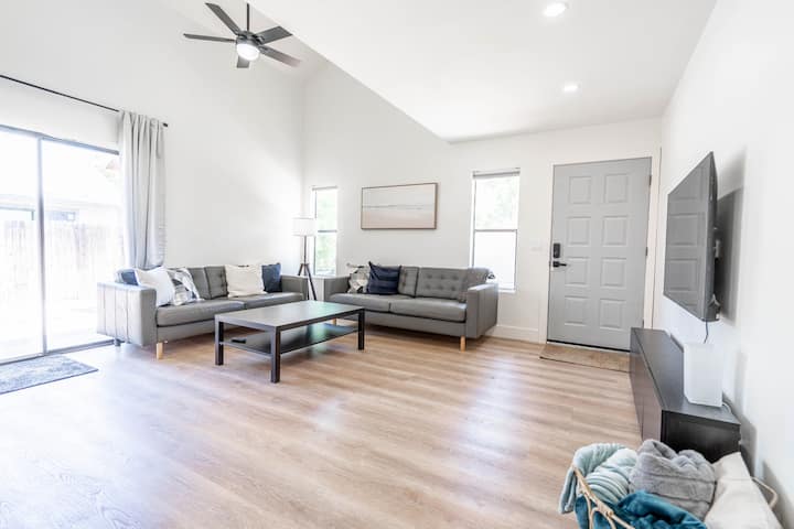 Cozy Townhome In Mesa - Mesa, AZ