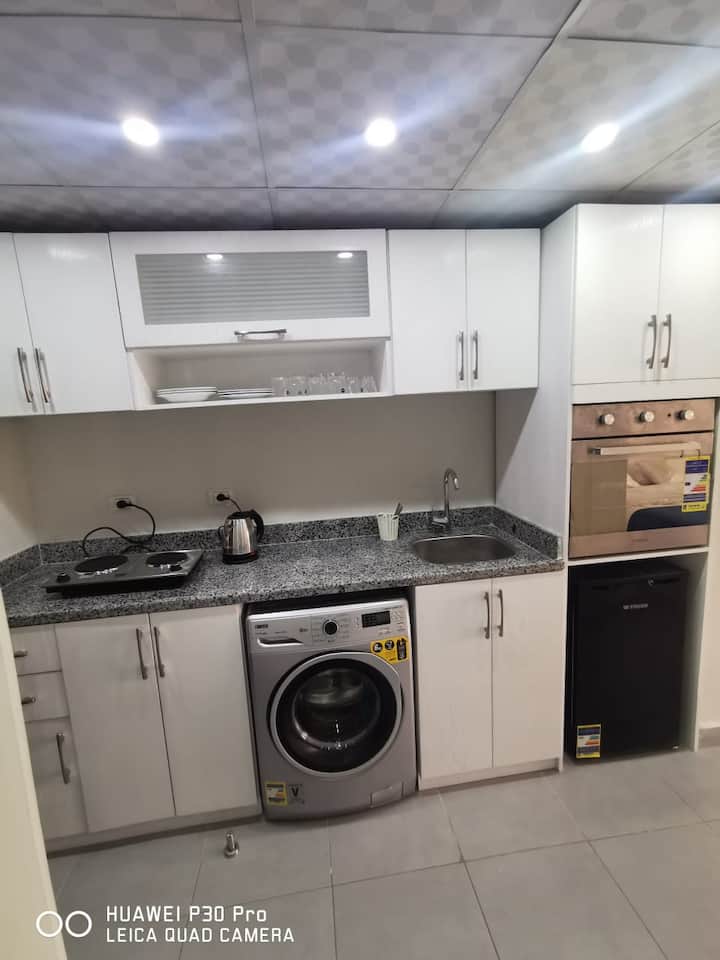 City Centre Sunny Suite With Beach & Pool Access - Hurghada