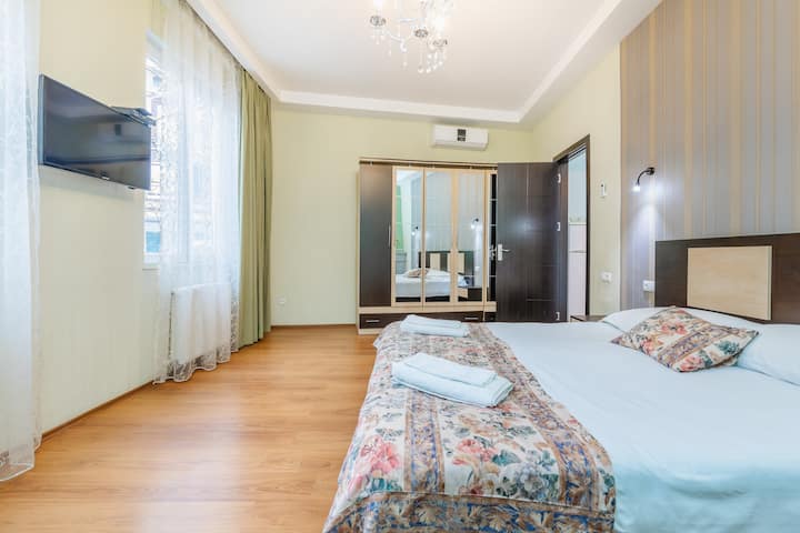 2 Br Family Room With Balcony @Silver Hotel - Tiflis