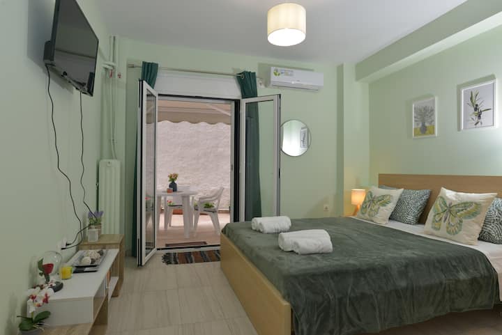 Penelope's Retreat - Athen