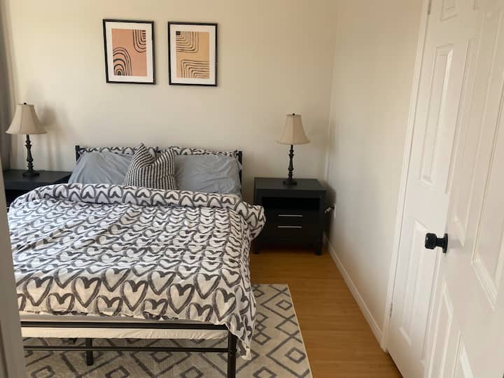 Private Room In A Home! - Barrie
