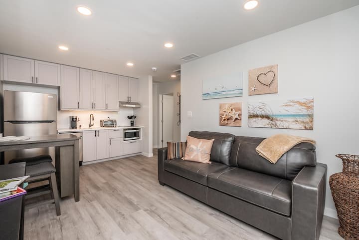 Come Relax And Stay At The Beach - Encinitas, CA