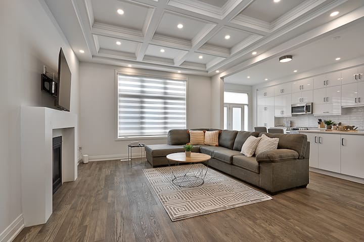 Luxury-5 Br-king Bed-2 Car-pond View-403/407/qew - Oakville