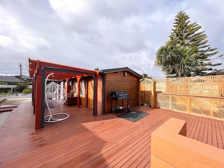 Cozy Cabin Style Entire Tiny Home - Auckland