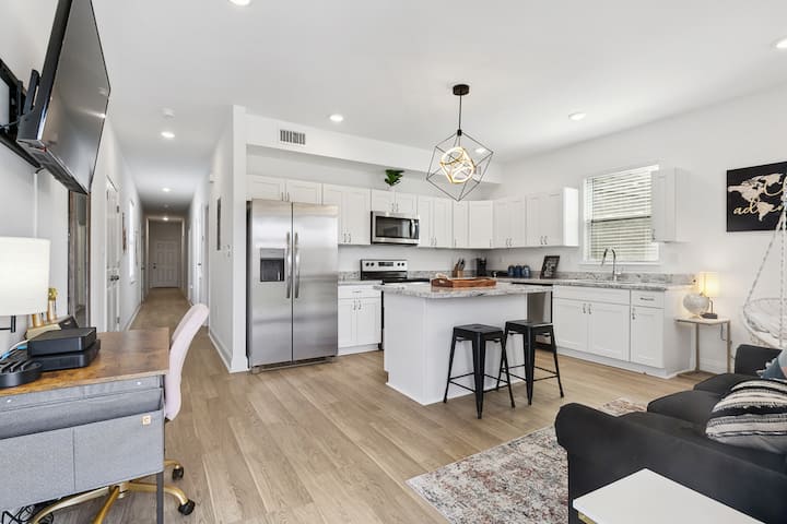 New Luxury 3br W/ Jacuzzi - New Orleans, LA