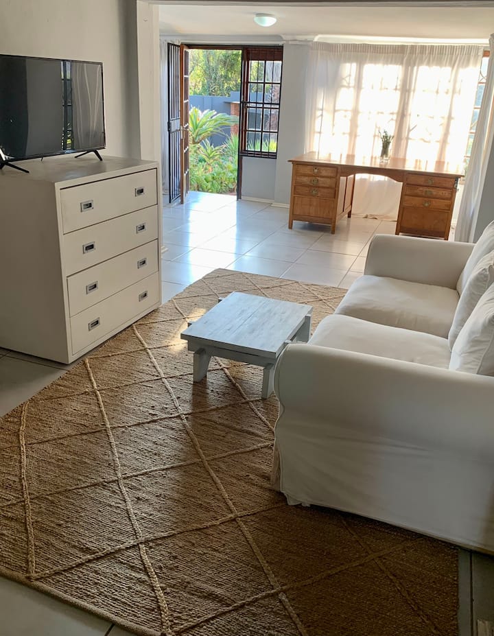 2 Bedroom Tranquil Haven In Randburg - Randburg