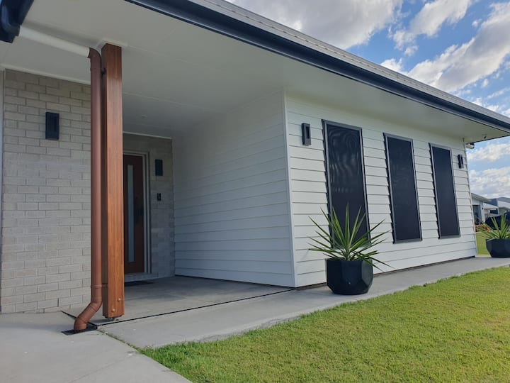 Large Rockhampton Executive Home - 洛坎普頓