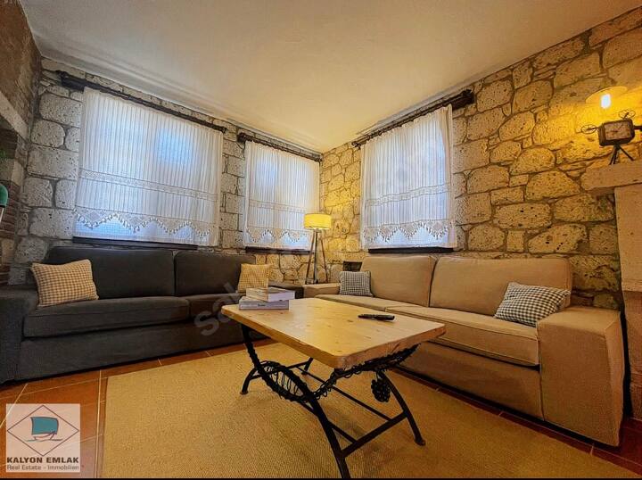 Hayallerinizde Ki Taş Ev - Çeşme, Türkiye