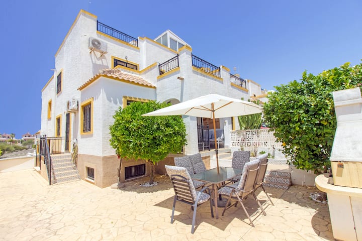 Family Sized Holiday Home - La Marina