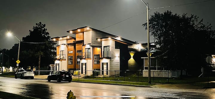 Modern Newly Built With King&ensuite +2nd Bath (C) - 溫莎
