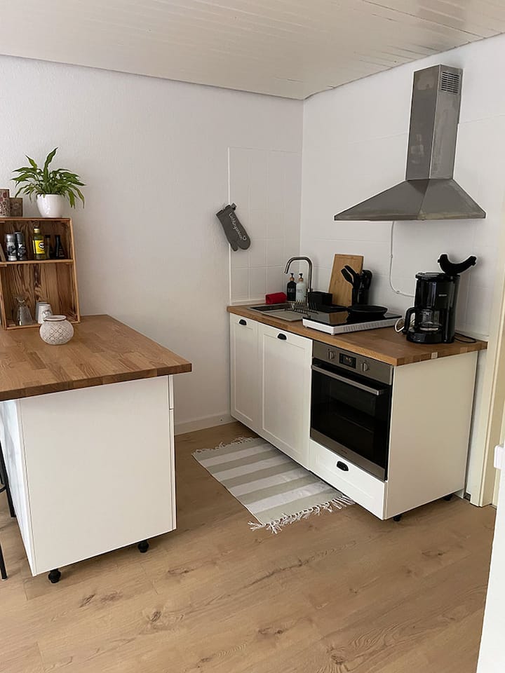 Kleines, Helles Souterrain-apartment - Baden-Baden