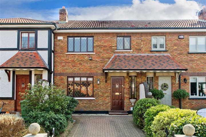 Bright N Cozy House In Dublin 18 - Dun Laoghaire