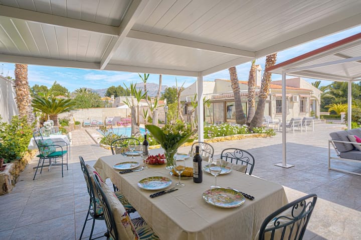 Villa Uro- Med En Eksotiske Hage - Altea