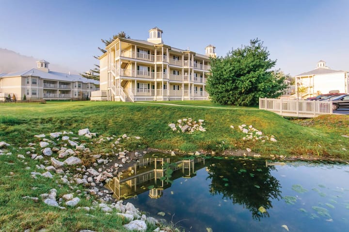 Great Place|2 Bd|kitchen| Pool - Lee, MA