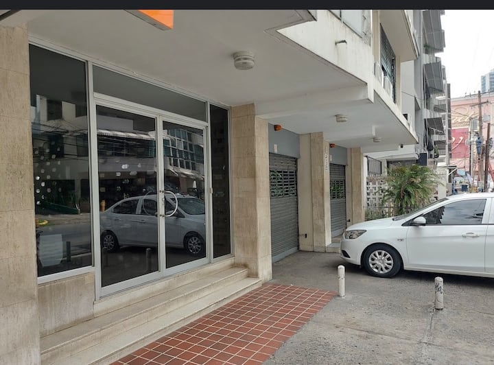 Habitación #4 Pequeña El Cangrejo Apto Compartido - Panama