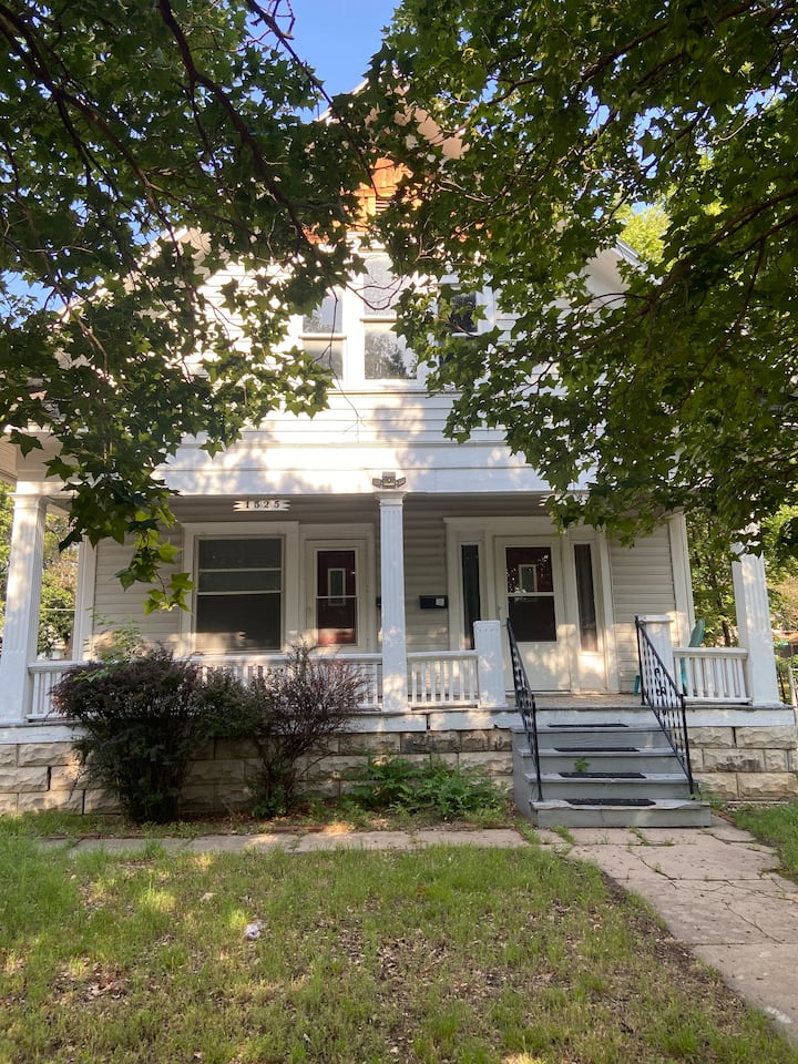Charming Home Near Downtown - Derby, KS