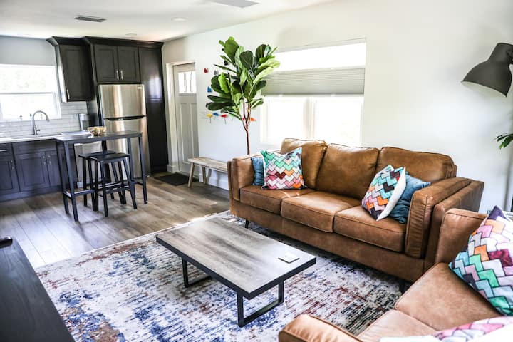 Guesthouse In Downtown St Petersburg - St. Petersburg, FL