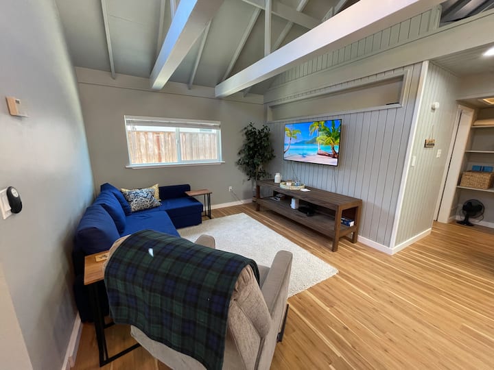 The Little House — 2br 1 Ba / Kitchen / Patio - Big Sur, CA