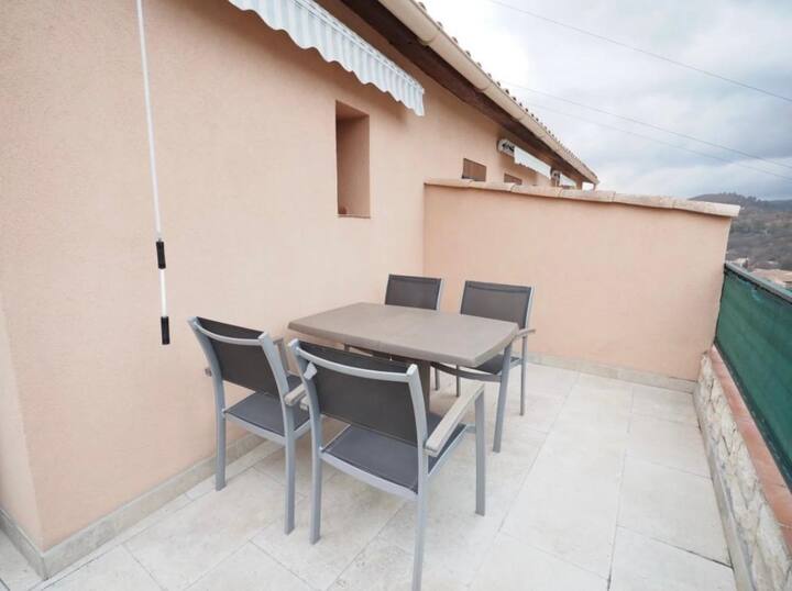 Studio Meublé Avec Terrasse Et Parking - Gréoux-les-Bains
