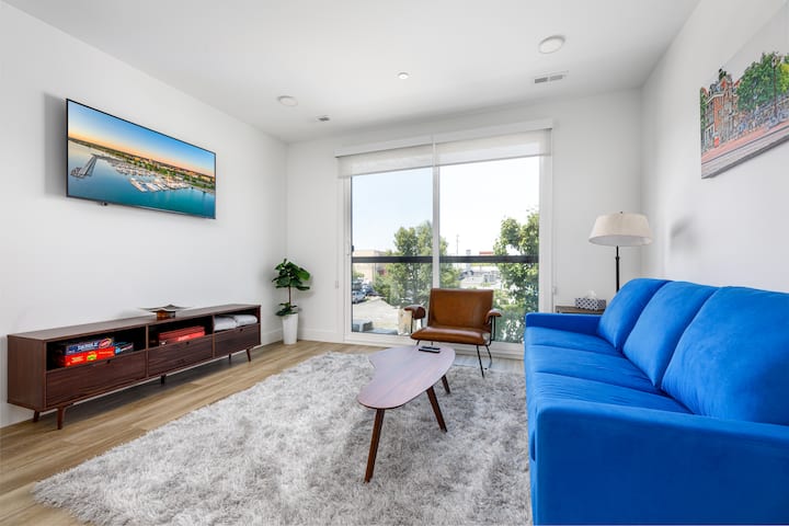 Downtown City New Luxury Condo - Traverse City, MI