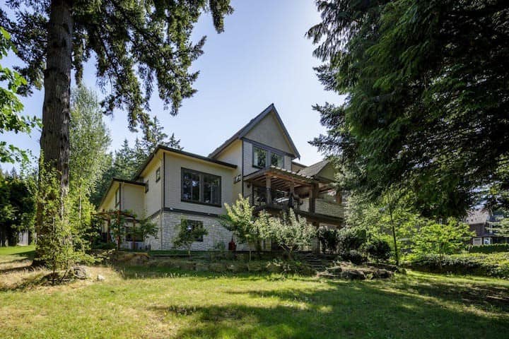 Large Charming 3bedroom Unit - Surrey