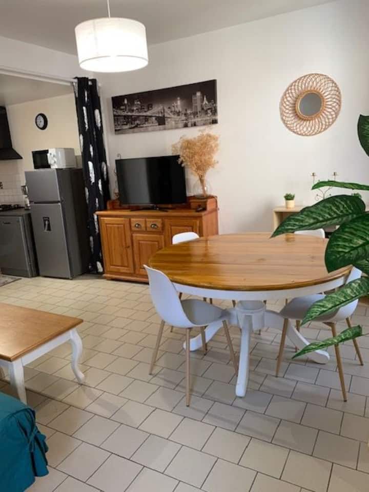 Maison En Brenne En Centre-ville Du Blanc Au Calme - Le Blanc