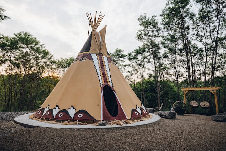 Buffalo Chief Hut - Darien Lakes State Park, Darien Center