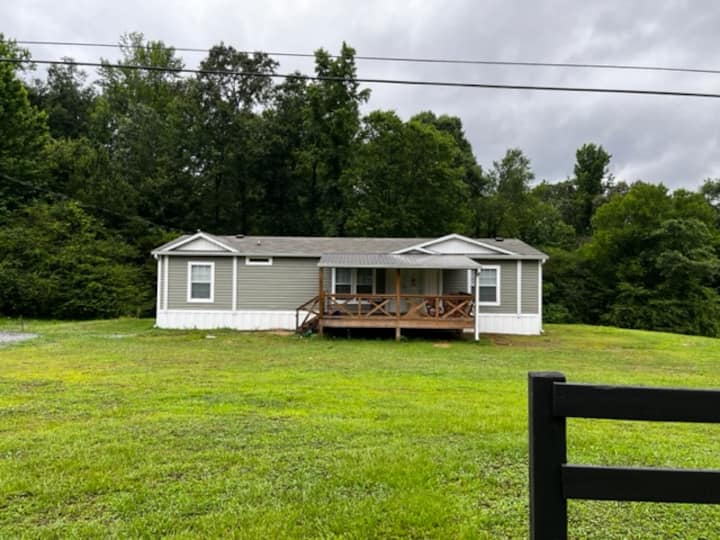 The Tired Travelers Cozy Home - Rickwood Caverns State Park, Warrior