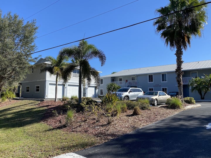 Paradise Hideaway Beach Condo / Cape Haze - Englewood, FL