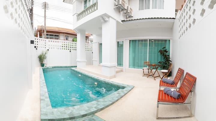 Pool Villa In Heart Of Patong, 4 Bedrms, Sleeps 8 - Patong Beach