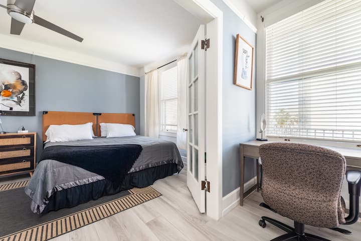 Executive-next To Convention Center + Beach - Long Beach, CA
