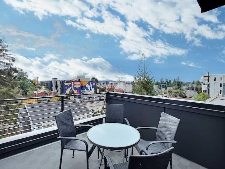 Brand New Townhome W/ Rooftop & Parking - Ballard - Seattle